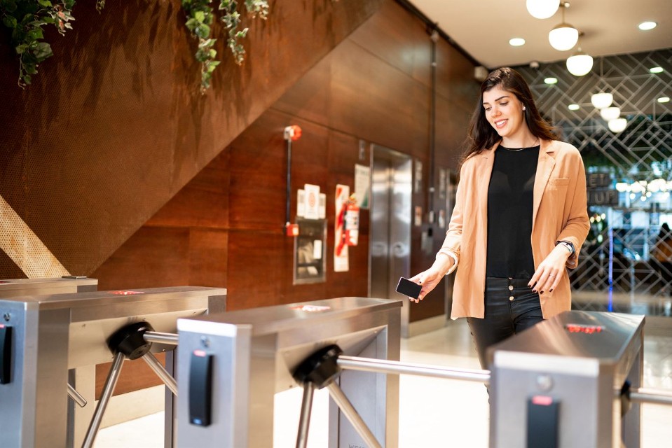 Genetec alerts organizations to risks of legacy access control systems ...